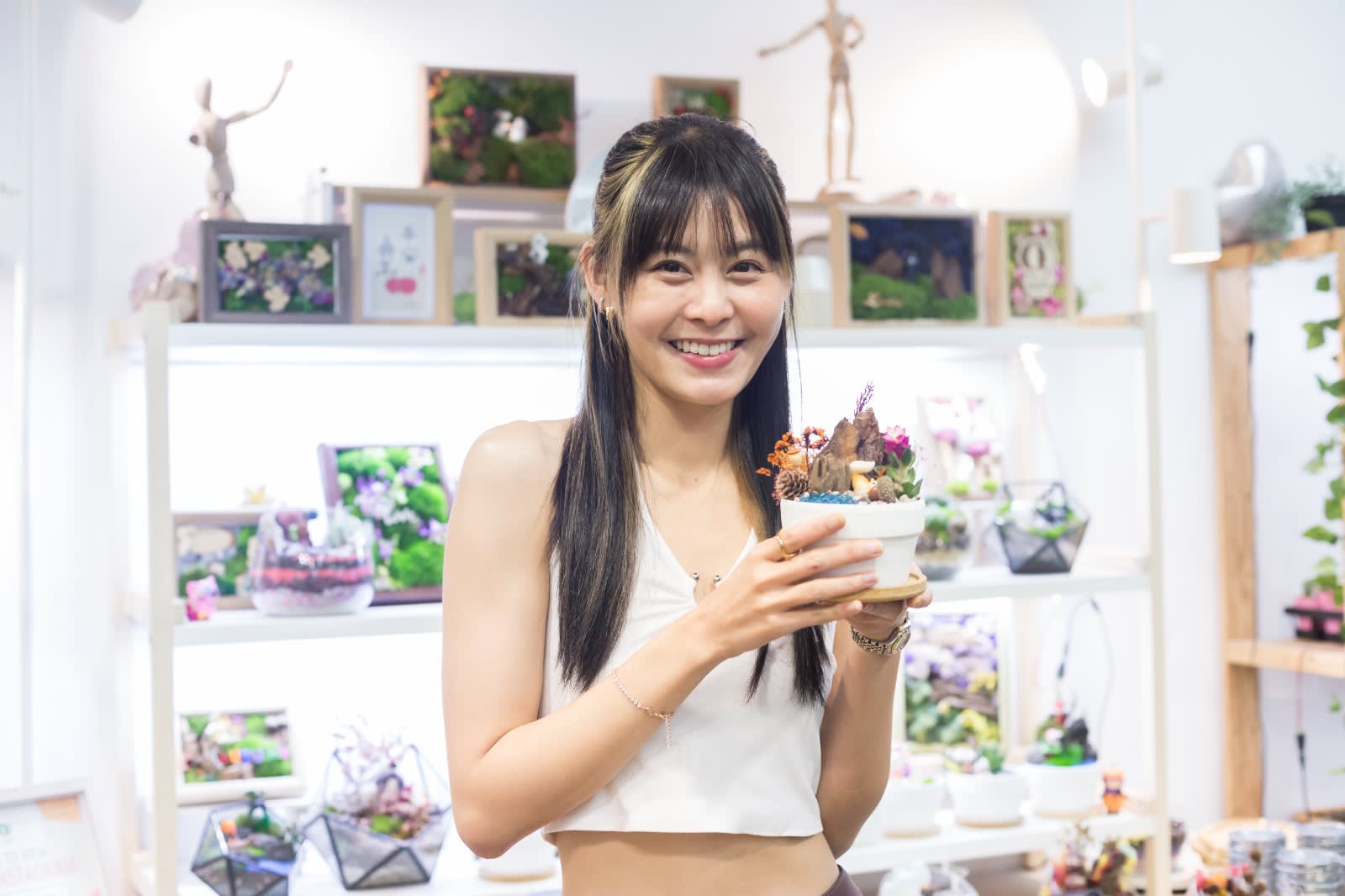 不约而同举办粉丝聚会，陈楚寰创意制作生态瓶、谢俊峰火锅店欢乐“投喂”！ - vibes by 8world