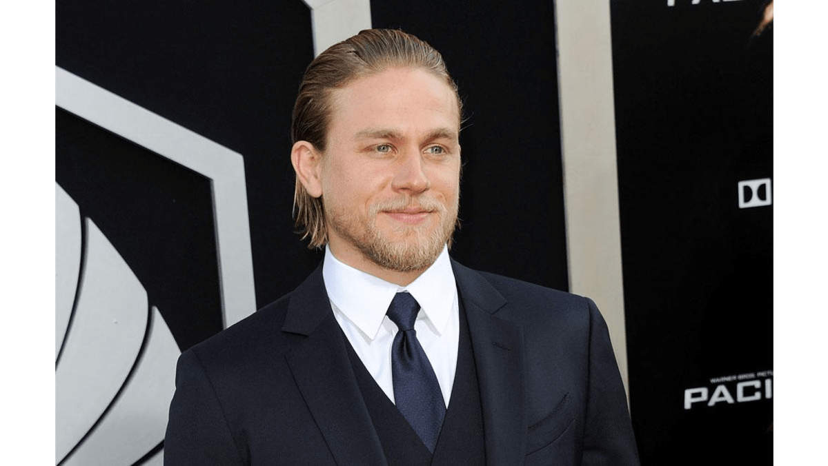 Charlie Hunnam praises honest director Guy Ritchie - 8days