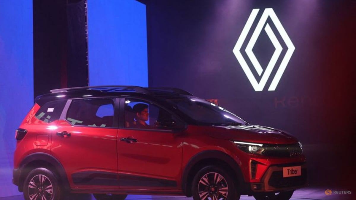 Renault posts first-half loss of 11.2 billion euros - CNA