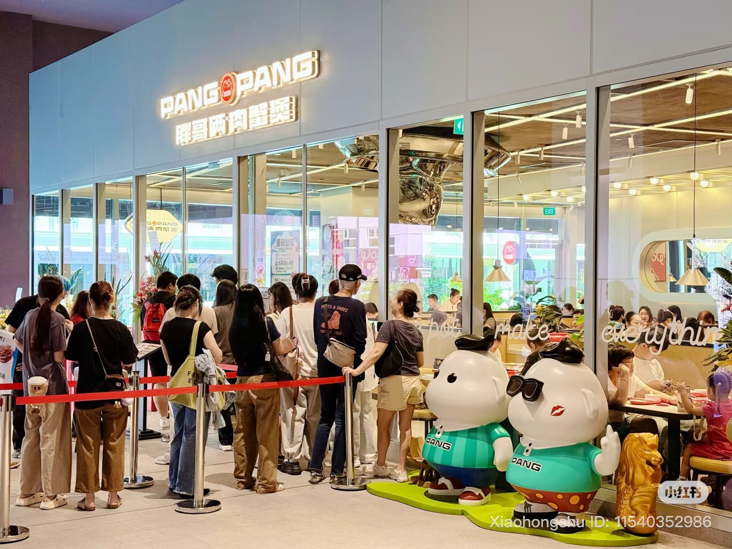 中国拥600多家分店！人气“胖哥俩肉蟹煲”狮城开业引长龙 - vibes by 8world