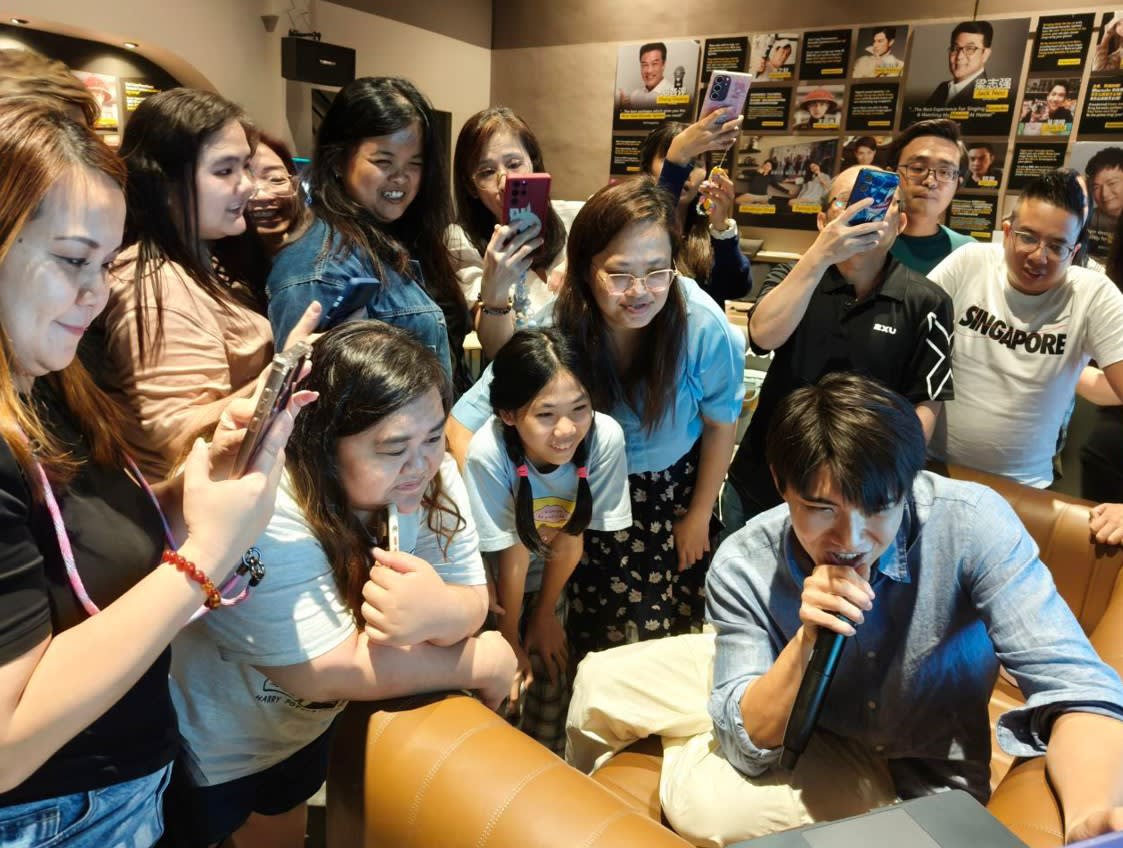 出道多久，就跟你多久！张哲通“通心粉”粉丝后援会庆祝5周年 - vibes by 8world