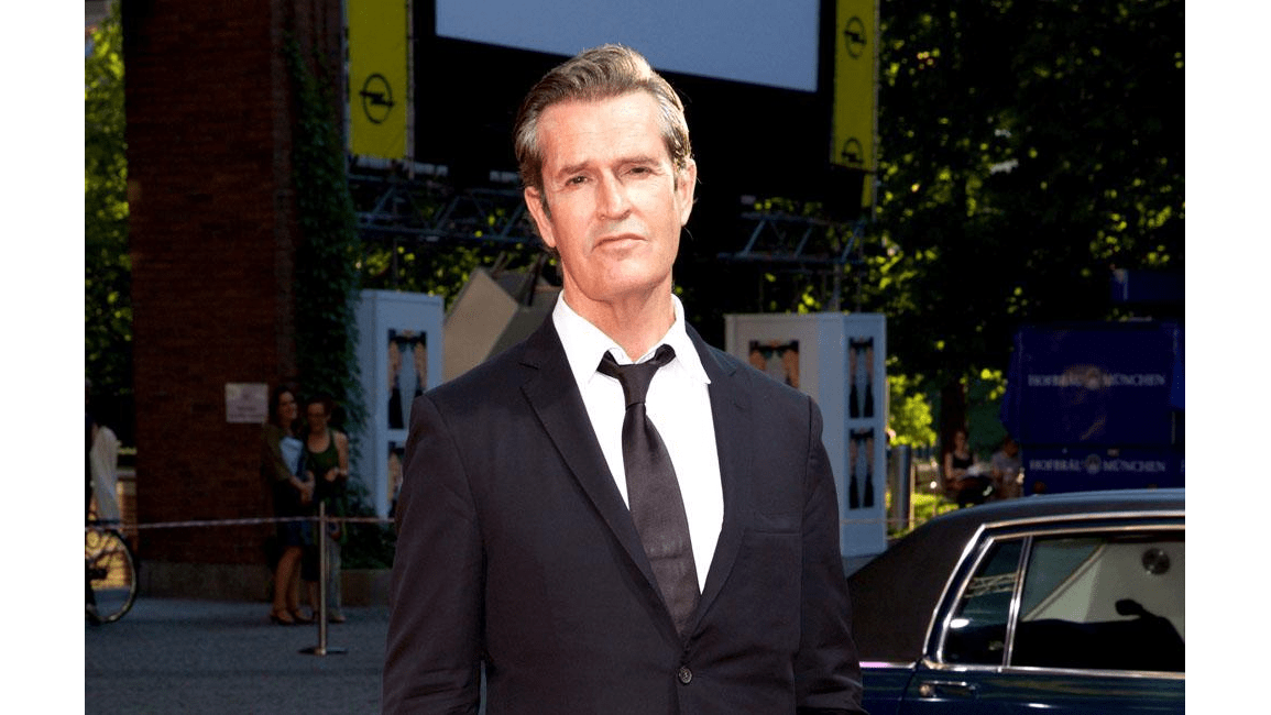 Rupert Everett wants fame bubble - 8days