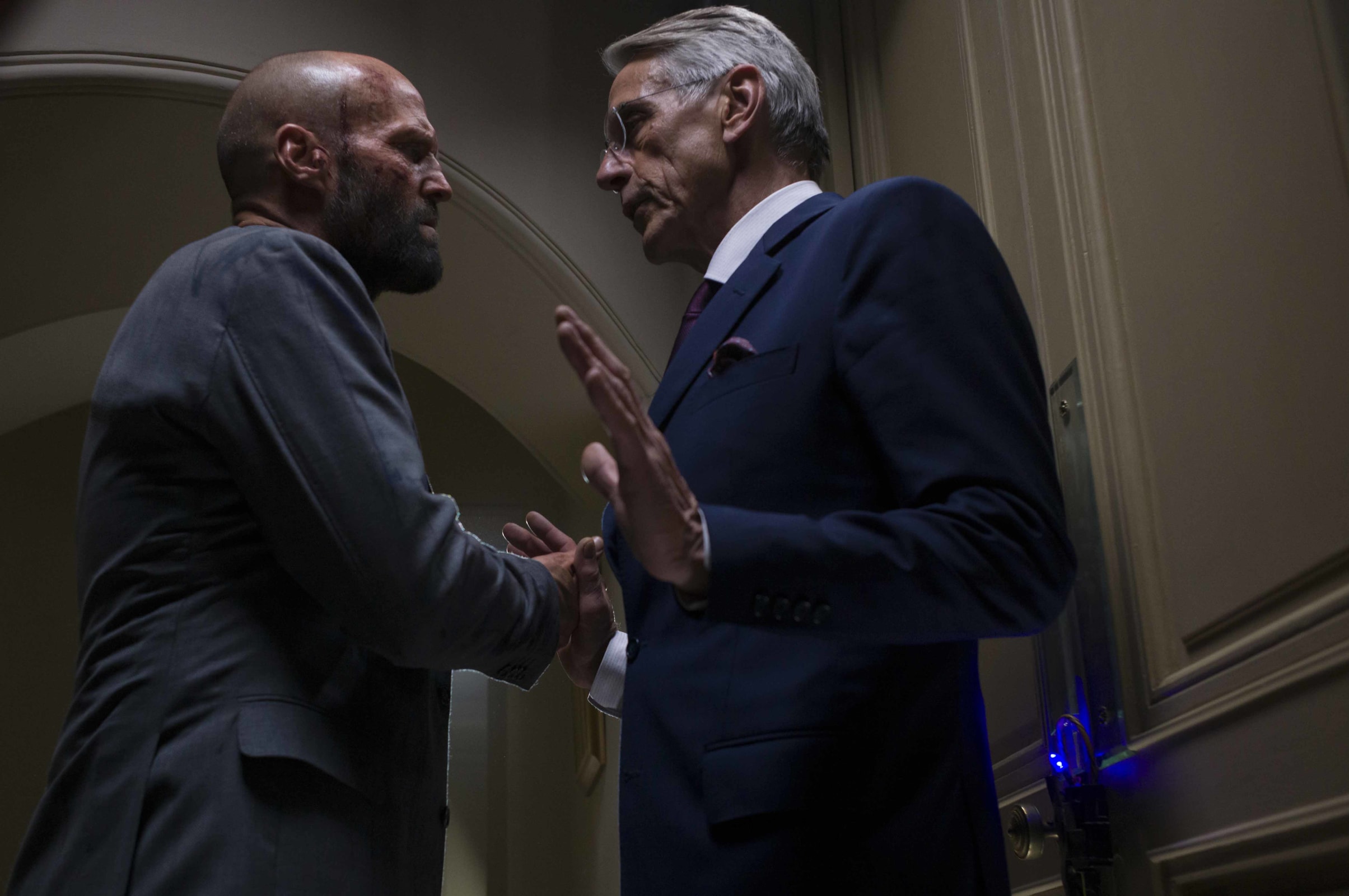 The Beekeeper Review: Jason Statham Beats Scammers To A Pulp... What's ...
