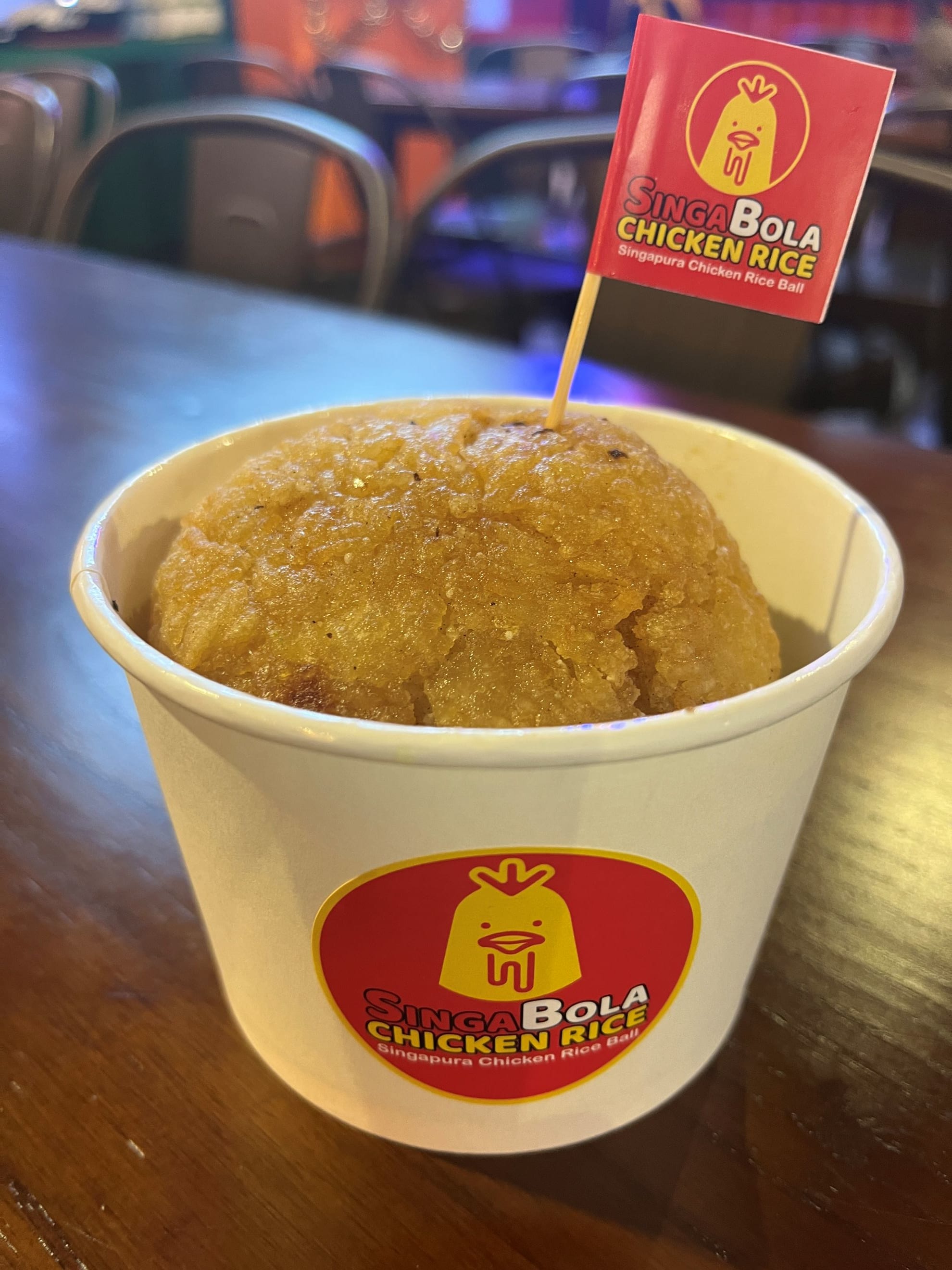 宏荣、网红Simonboy和32岁咖啡店老板合开“Singa Bola鸡饭” 首创内有乾坤的炸饭团！ - vibes by 8world