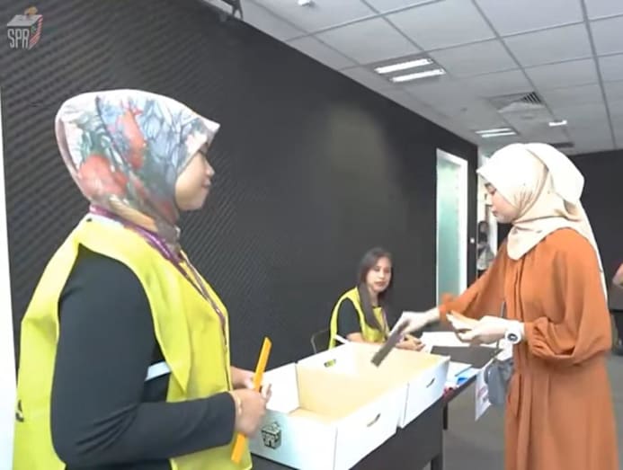 Mobile phone ban and COVID-19 rules: What you need to know about voting ...