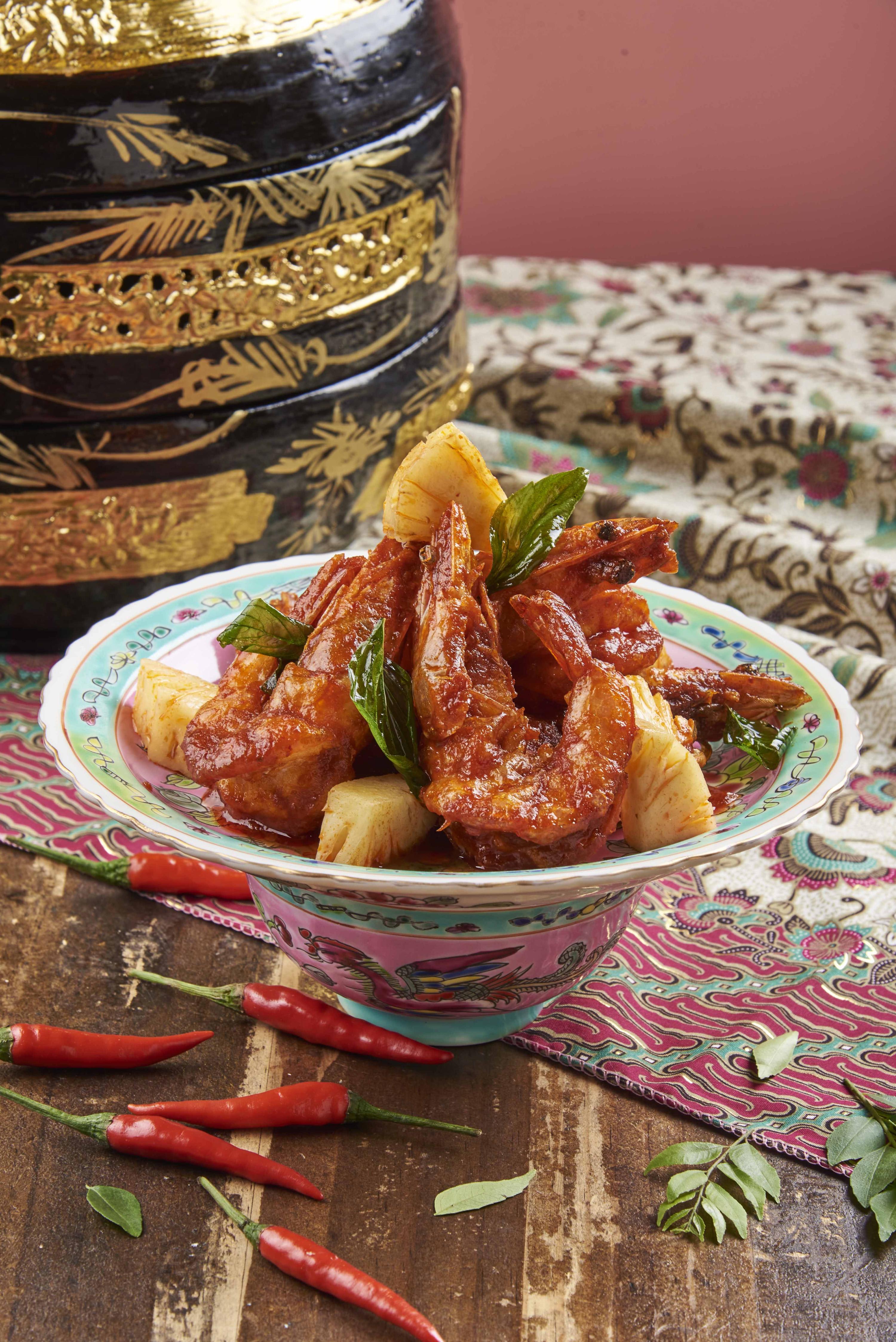 联手《小娘惹之翡翠山》美食顾问，店小二推出SG60国庆特备娘惹菜！ - vibes by 8world