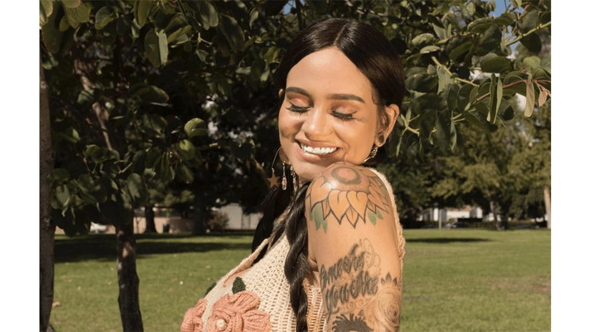 Kehlani slams home birth critics - 8days