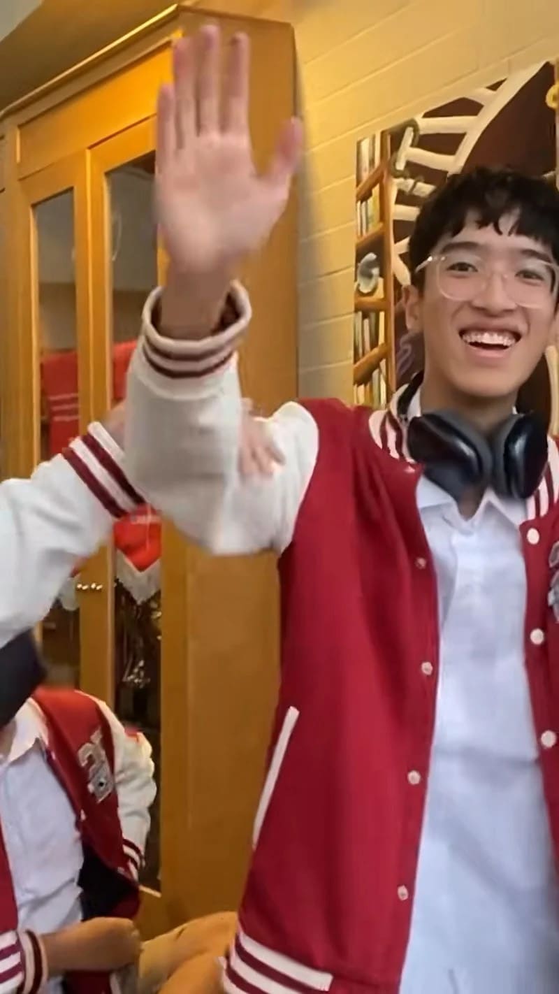 Hacken Lee’s Son, 17, Is One Of His School’s IB Top Scorers - 8days