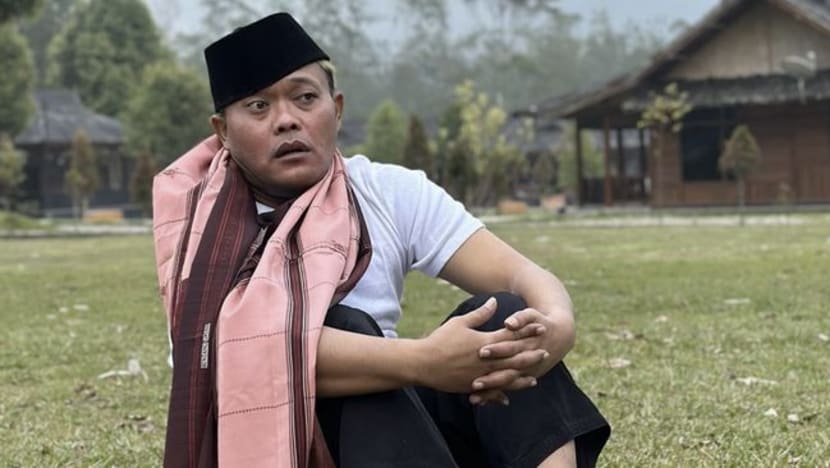 Sule klarifikasi tuduhan lempar skrip ke wajah kru TV