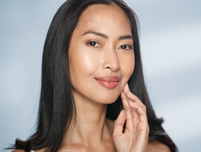 Light-reflecting makeup explained: Benefits, tips and how to wear it ...