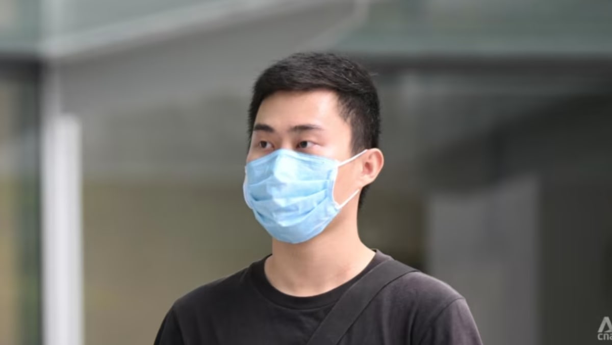 திரையரங்கில் ரசிகரைத் தள்ளிய ஆடவருக்குச் சிறை - Seithi Mediacorp