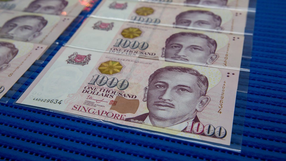Explainer: How discontinuing the S$1,000 note will affect the currency ...