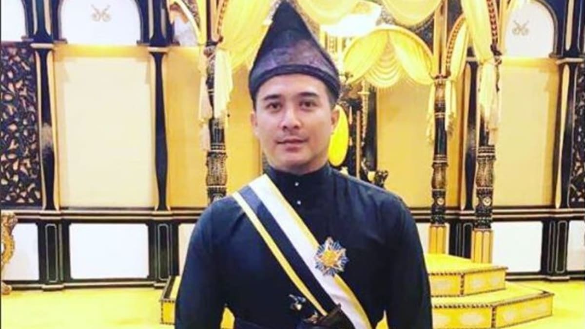 Aaron Aziz, Farid Kamil, dianugerahi pangkat Datuk - BERITA Mediacorp