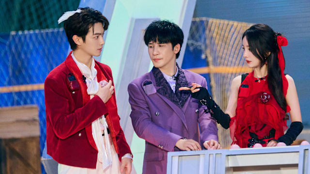 许凯节目中正常露脸，接着又传广告工作丢了！ - vibes by 8world