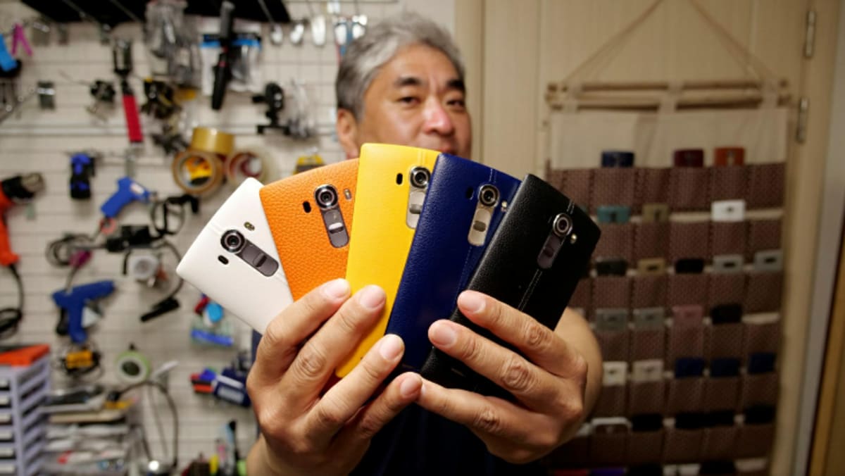 Inilah yang dikatakan "peminat fanatik telefon" LG... - BERITA Mediacorp