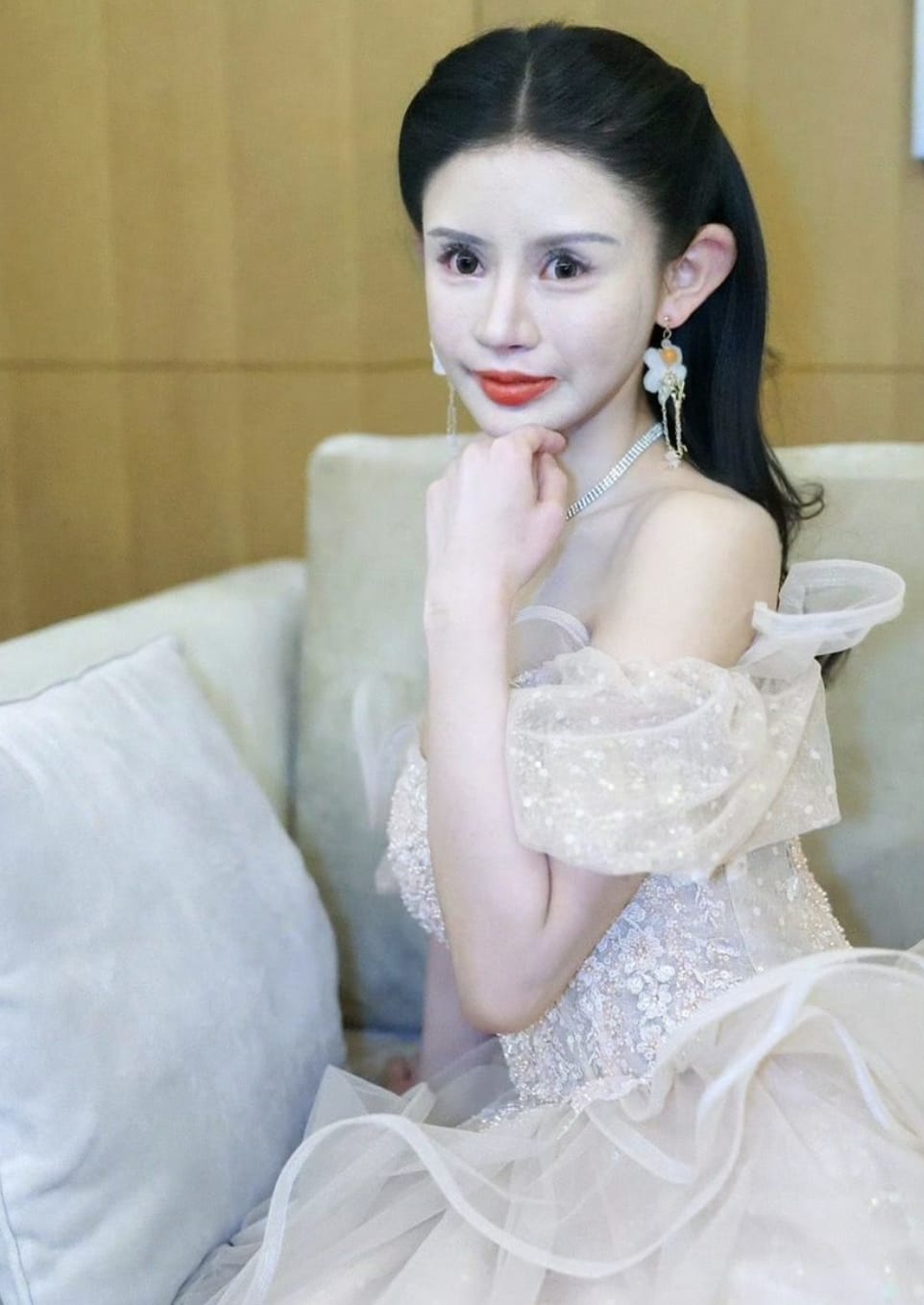 Chinese Influencer, 20, Has Spent More Than S$746.5K On Hundreds Of ...