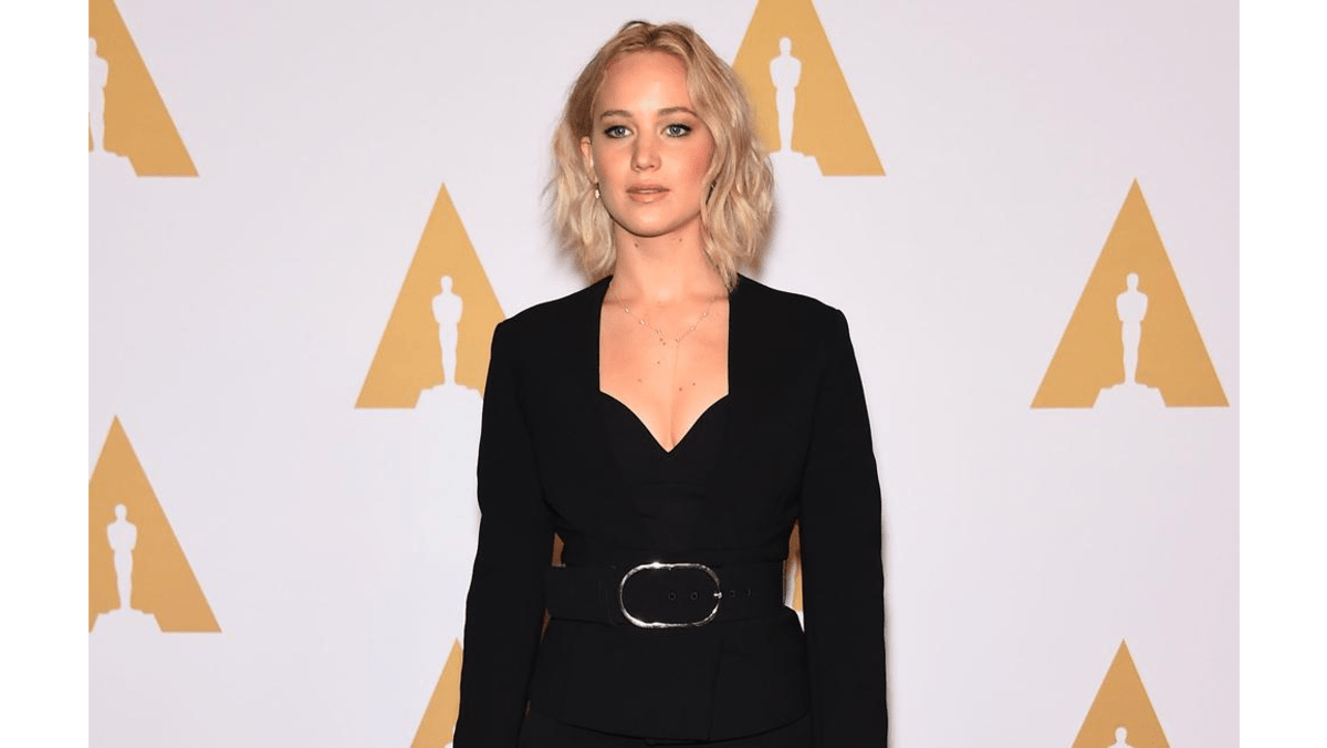 Jennifer Lawrence has 'fairy tale' romance - 8days