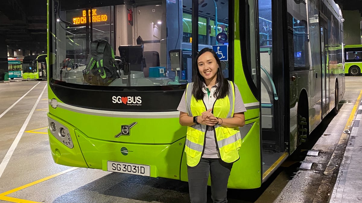 What does a bus interchange supervisor in Singapore do? Meet this women ...