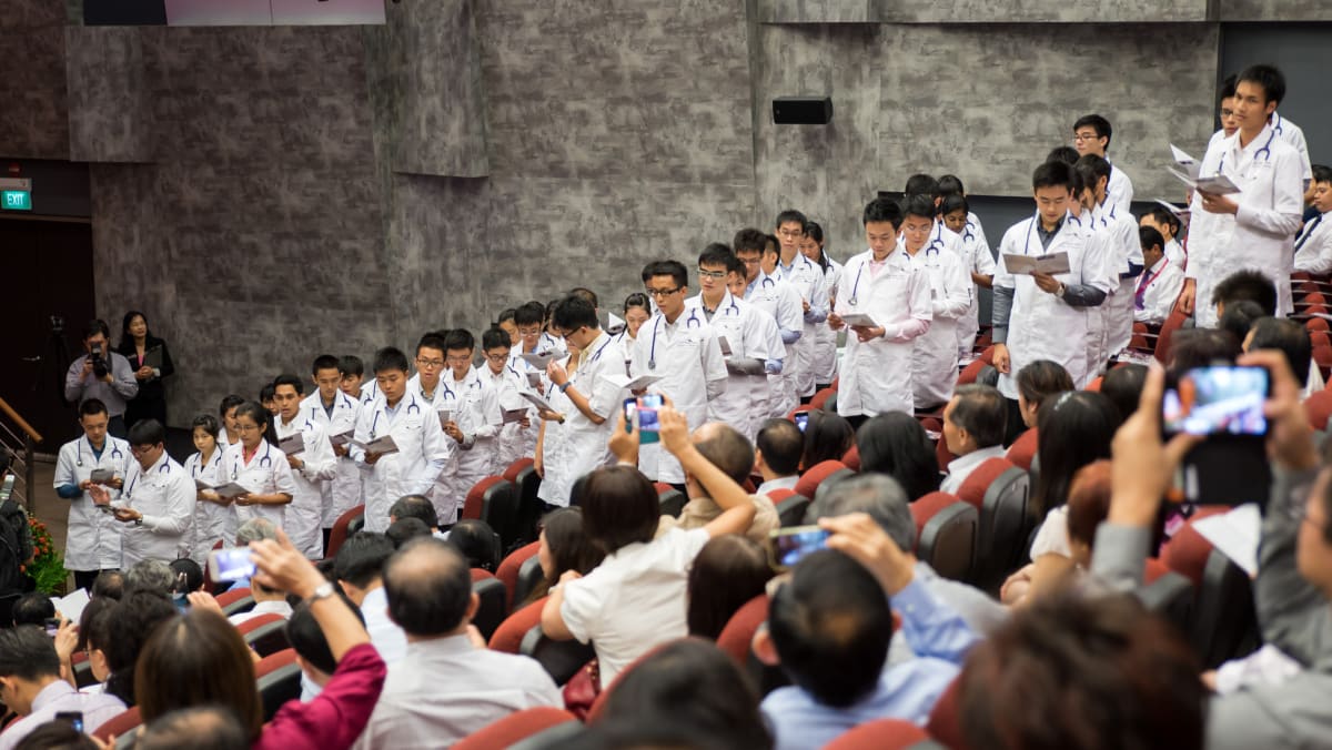 Philanthropist Toh honoured with new NTU medical school building - TODAY